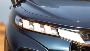 Fronx Right Side View Image, Fronx Photos in India - CarWale