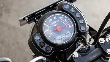 Kawasaki W175 Turn Indicators Switch Image – BikeWale
