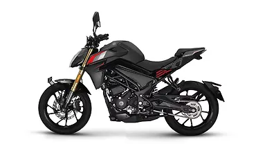 Keeway K300 N Right Front Three Quarter Image – BikeWale