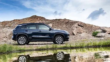 Grand Vitara Rear View Image, Grand Vitara Photos in India - CarWale