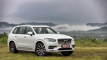 XC90 Front Windshield/Windscreen Image, XC90 Photos in India - CarWale