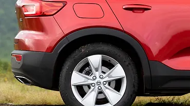 XC40 Rear Fender Image, XC40 Photos in India - CarWale