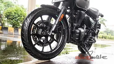 Royal Enfield Hunter 350 [2024] Left Front Three Quarter Image – BikeWale