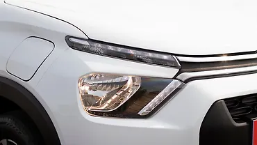 eC3 Rear Spoiler Image, eC3 Photos in India - CarWale