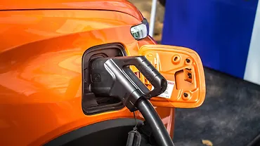 eC3 Rear Row Charging Point Image, eC3 Photos in India - CarWale