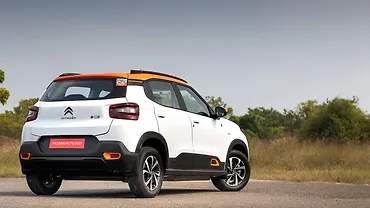 eC3 Rear Logo Image, eC3 Photos in India - CarWale