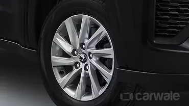 Innova Hycross Wheel Image, Innova Hycross Photos in India - CarWale