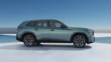 XM Rear View Image, XM Photos in India - CarWale