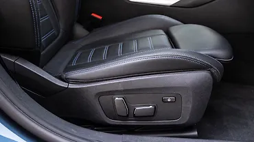 M340i Rear Row Seat Adjustment Manual Image, M340i Photos in India ...