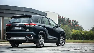 Innova Hycross Sunroof/Moonroof Image, Innova Hycross Photos in India ...