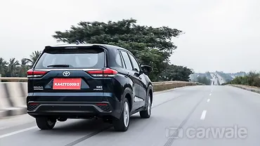 Innova Hycross Sunroof/Moonroof Image, Innova Hycross Photos in India ...