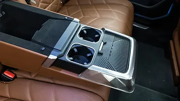 i7 Rear Door Handle Image, i7 Photos in India - CarWale