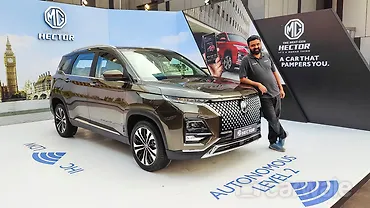 Hector Right Front Three Quarter Image, Hector Photos in India - CarWale