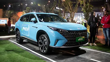 MG eRX5 Images - Interior & Exterior Photo Gallery - CarWale