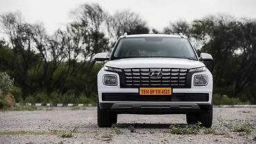 Venue Left Side View Image, Venue Photos in India - CarWale