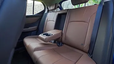 Elevate Front Centre Arm Rest Image, Elevate Photos in India - CarWale