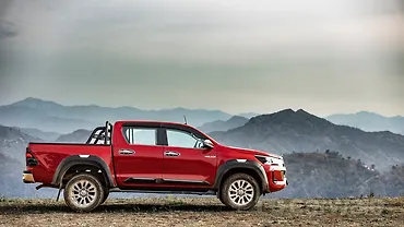 Toyota Hilux Images - Interior & Exterior Photo Gallery [20+ Images ...