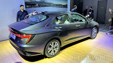 Hyundai Verna Images - Interior & Exterior Photo Gallery [150+ Images ...