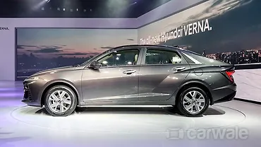 Hyundai Verna Images - Interior & Exterior Photo Gallery [150+ Images ...