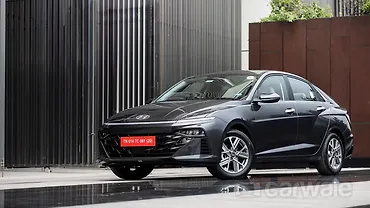 Verna Front Fender Image, Verna Photos in India - CarWale