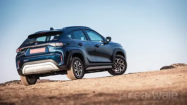 Fronx Front Row Seats Image, Fronx Photos in India - CarWale