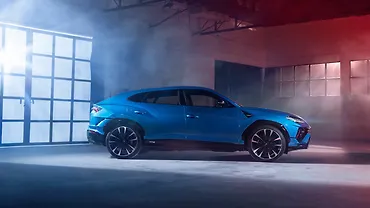 Urus S Right Side View Image, Urus S Photos in India - CarWale