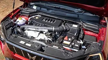 XUV 3XO Engine Shot Image, XUV 3XO Photos in India - CarWale