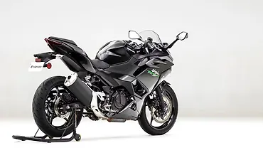 Kawasaki Ninja 500 [2024-2025] Front View Image – BikeWale