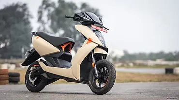 Ather 450X Front Luggage Hook Image – BikeWale