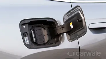 iX1 LWB EV Car Charging Input Plug Image, iX1 LWB Photos in India - CarWale