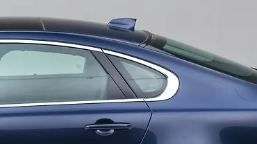 XF Rear Row Air Vent Image, XF Photos in India - CarWale