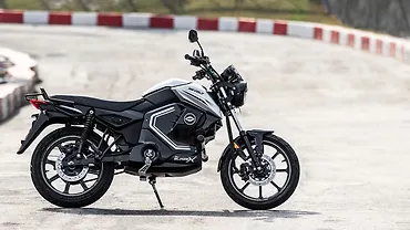 Images of Revolt RV BlazeX | Photos of RV BlazeX - BikeWale
