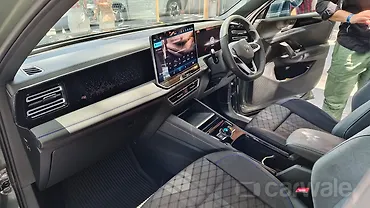 Volkswagen Tiguan R-Line Images - Tiguan R-Line Interior & Exterior ...