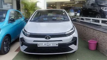 Tata Altroz Images - Altroz Interior & Exterior Photo Gallery [100 ...