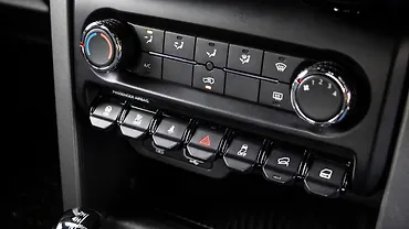 Thar Right Side View Image, Thar Photos in India - CarWale