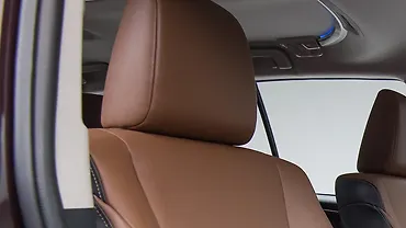 Innova Crysta [2016-2020] Bootspace Image, Innova Crysta [2016-2020 ...
