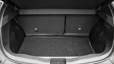 Renault Kiger Images - Kiger Interior & Exterior Photo Gallery [100 ...