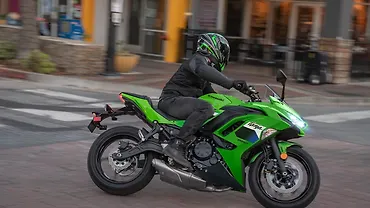 2025 Kawasaki Ninja 650 Launched in India - BikeWale