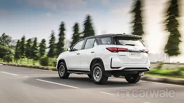 Toyota Fortuner Legender Images - Fortuner Legender Interior & Exterior ...
