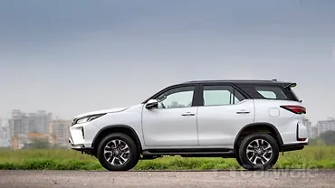 Toyota Fortuner Legender Images - Fortuner Legender Interior & Exterior ...