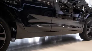 Altroz Side Cladding Image, Altroz Photos in India - CarWale