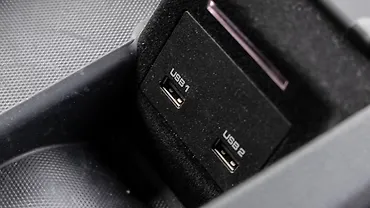 Cayenne USB Port/AUX/Power Socket/Wireless Charging Image, Cayenne ...