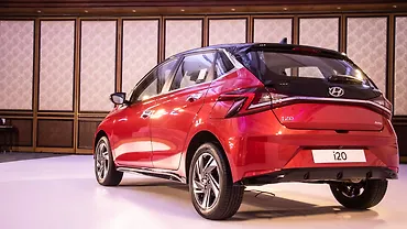 Hyundai i20 Images - Interior & Exterior Photo Gallery [300+ Images ...