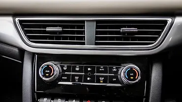 XUV700 Front Centre Air Vents Image, XUV700 Photos in India - CarWale
