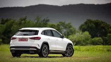 Mercedes-Benz GLA Images - Interior & Exterior Photo Gallery [200 ...