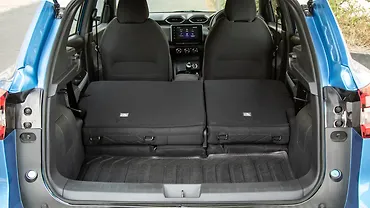 Magnite Left Side View Image, Magnite Photos in India - CarWale