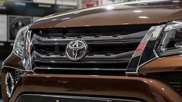 Urban Cruiser Rear View Image, Urban Cruiser Photos in India - CarWale