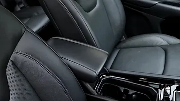 Compass ORVM Blinker Image, Compass Photos in India - CarWale