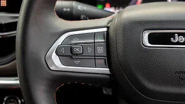 Meridian Front Row Seats Image, Meridian Photos in India - CarWale