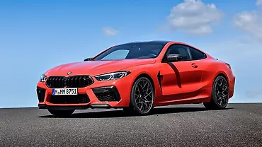 M8 Front View Image, M8 Photos in India - CarWale